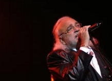 Greek singer Demis Roussos dead at 68 | Tajikistan News ASIA-Plus